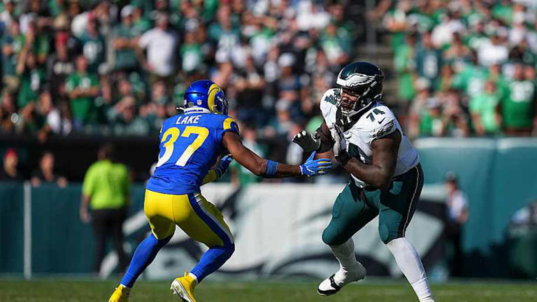 Fred Johnson showcased to Eagles fans his best Superman impression in ...