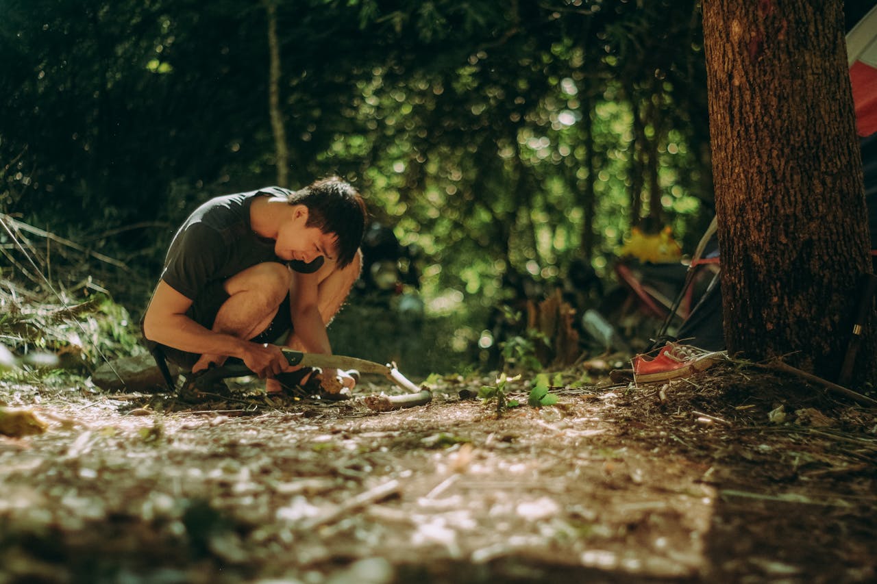 10 Steps to Build a DIY Underground Bushcraft Survival Shelter