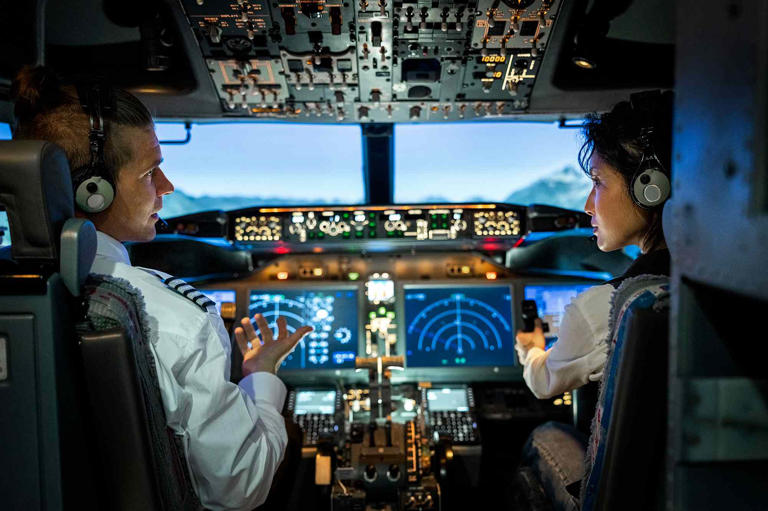 The Surprising Reason Pilots Leave the Cockpit Door Open Before Flights