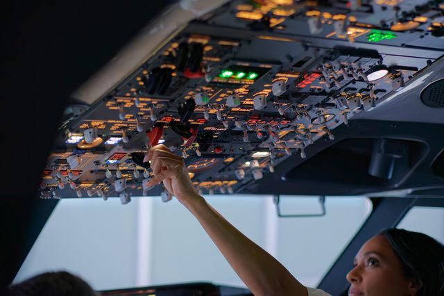 The Surprising Reason Pilots Leave the Cockpit Door Open Before Flights
