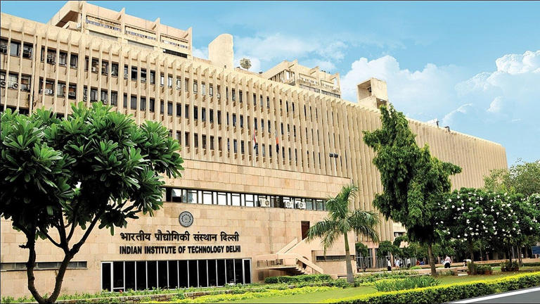 IIT Delhi class of 2000 pledges over ₹70 crore, setting new alumni ...