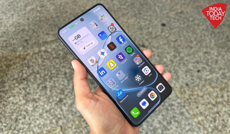 Car Explodes In Israel's Tel Aviv, Several Injured - VIDEO