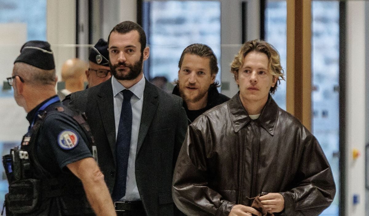 Nicolas Sarkozy soutenu par ses fils Pierre, Jean et Louis, s'exprime ...