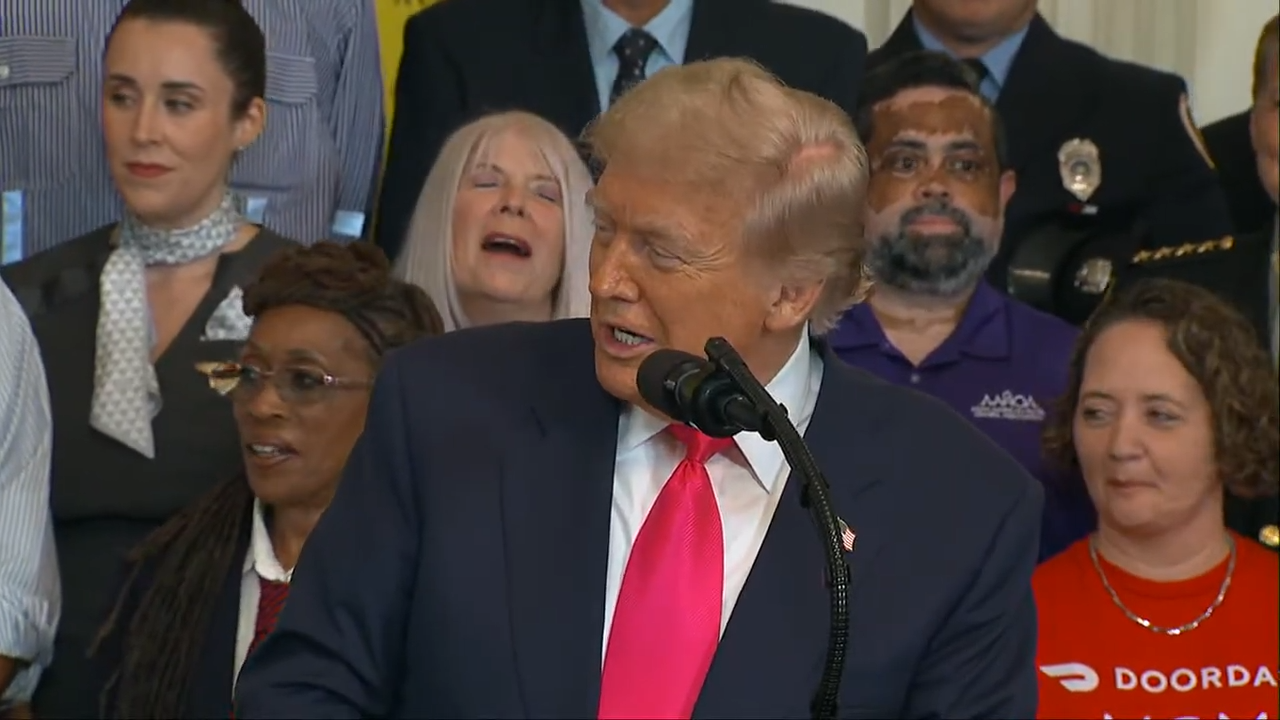 'Looks Don't Matter, Do They, Mike?': Trump Publicly Shames GOP Senator ...