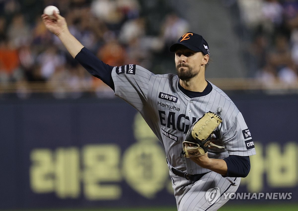 한화 와이스, 200탈삼진 달성…역대 최초 한 팀서 200K 2명 배출(종합)