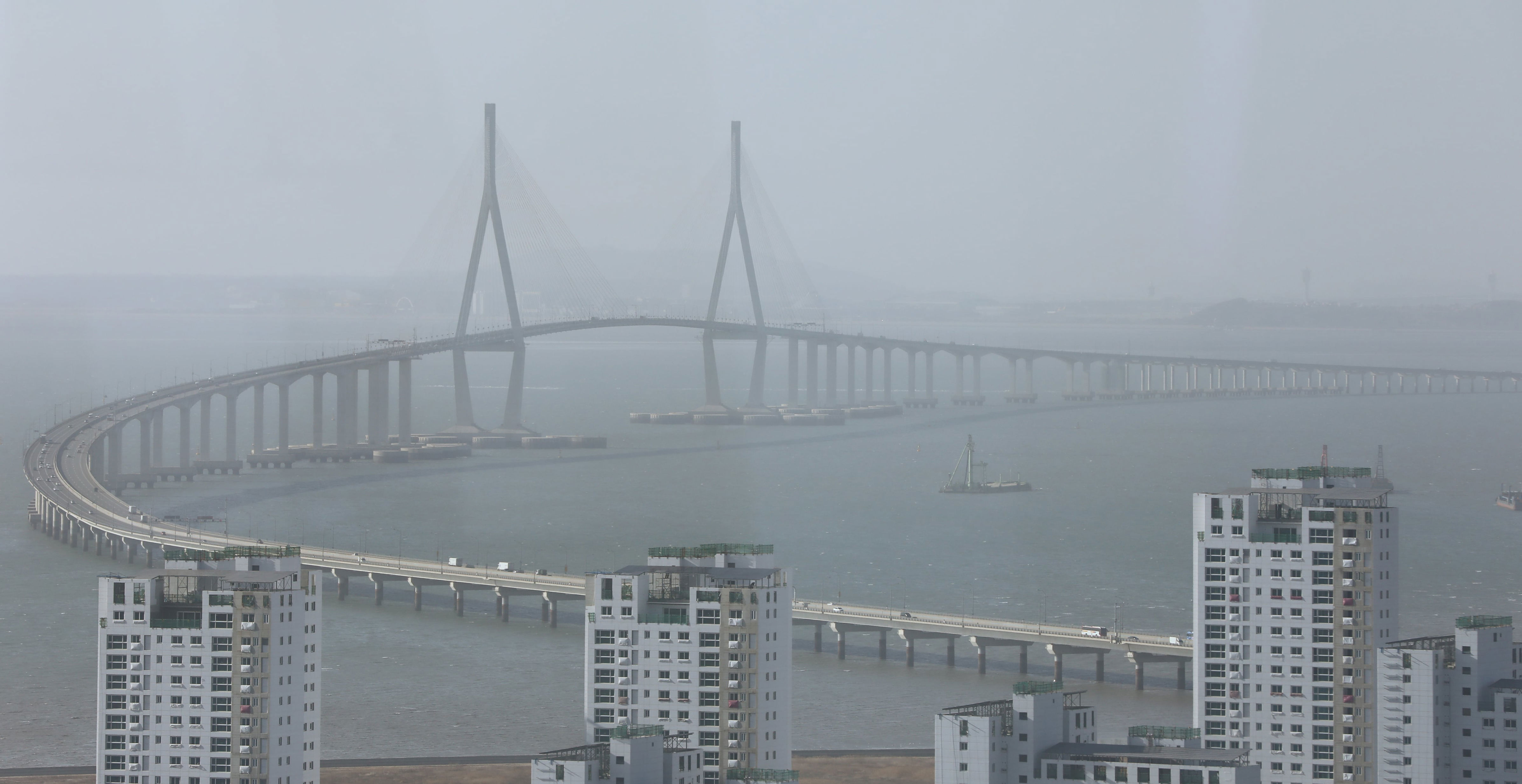 Fourth Driver Missing on Incheon Bridge