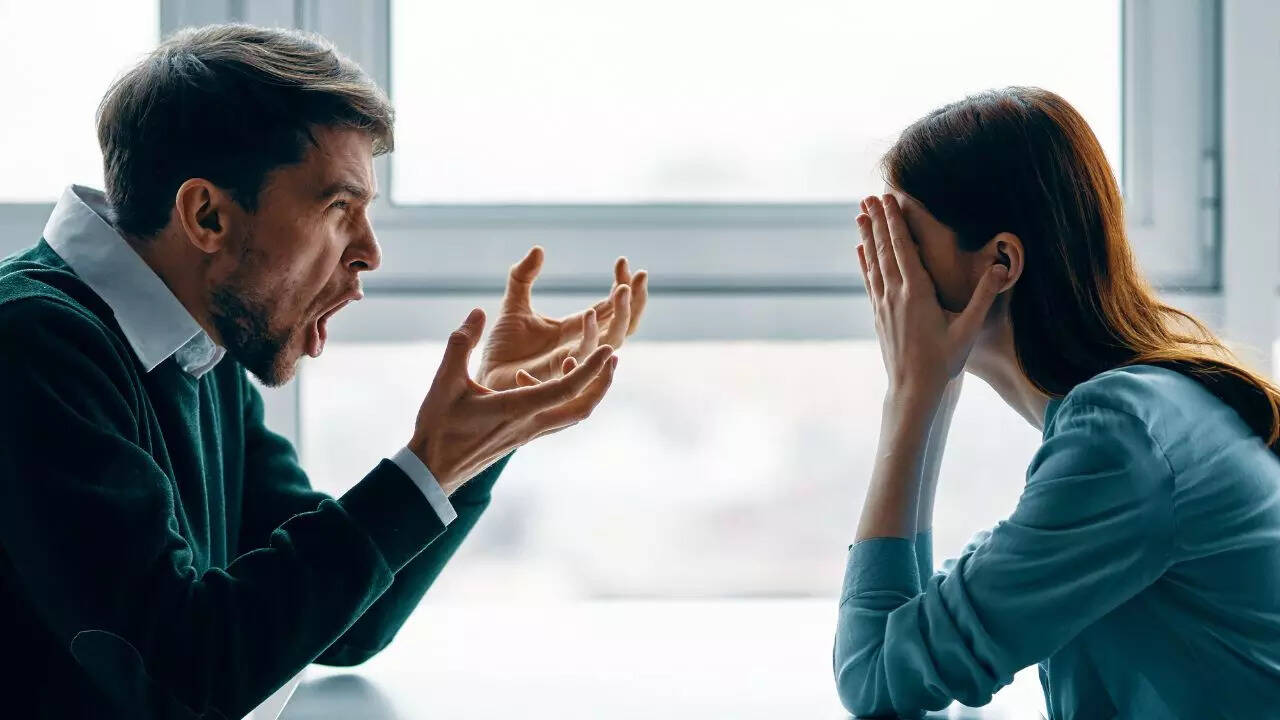 5 signs of a toxic relationship: Are you in one?