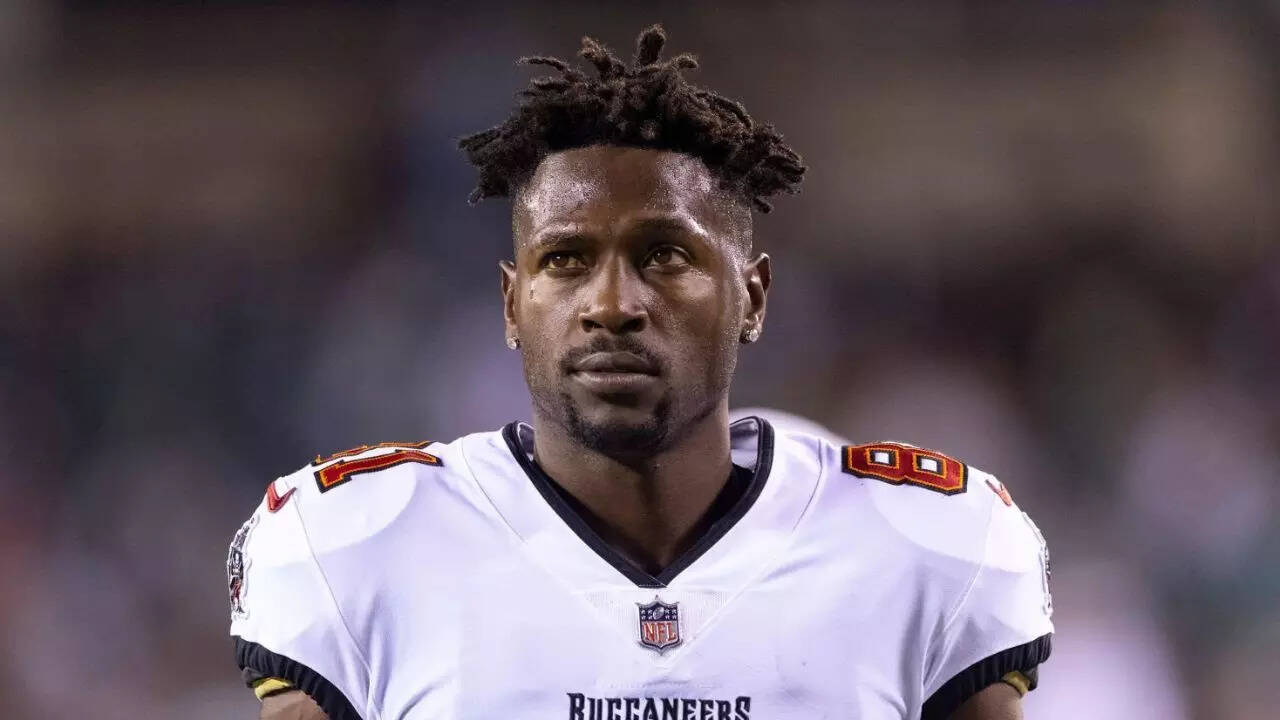 Antonio Brown slams late-night shows such as The Daily Show and Jimmy ...