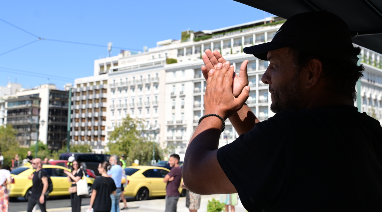 Ρούτσι: Αναβλήθηκε η εκταφή της σορού του γιου του