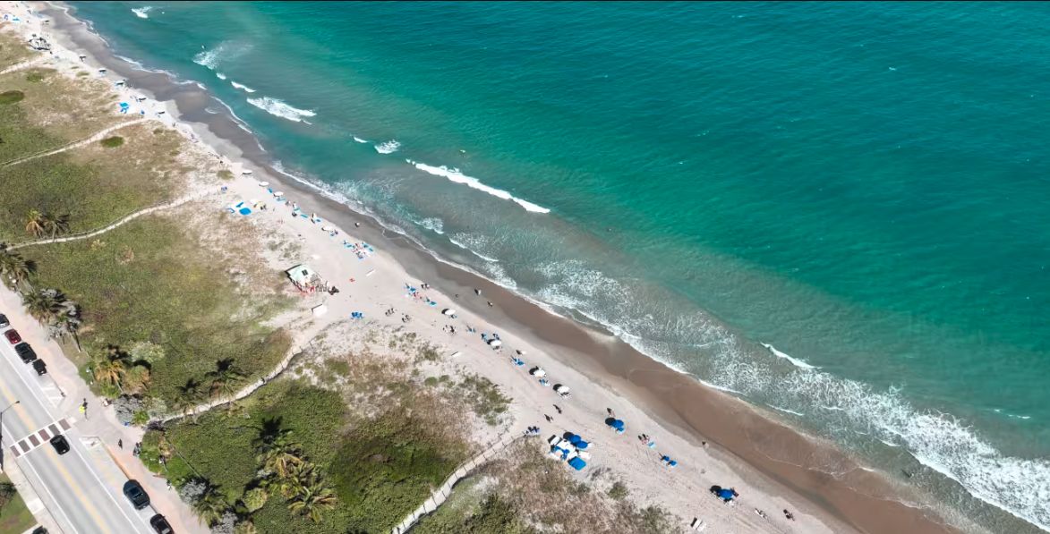 This Florida Beach Has The Clearest, Bluest Water In The Southeast ...
