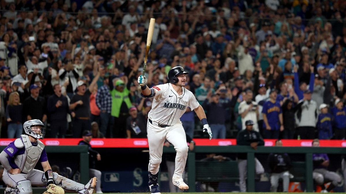 MLB: Mariners Fan Wins Hearts Worldwide by Gifting Raleigh's 60th HR ...