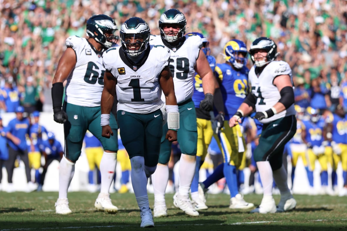 NFL Expert's Bold Warning for Undefeated Eagles