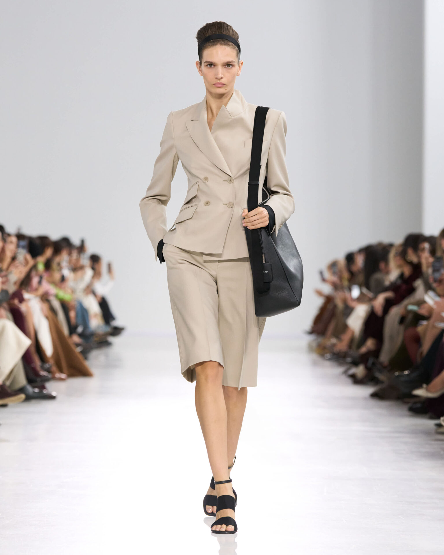 Το σύγχρονο ροκοκό του οίκου Max Mara