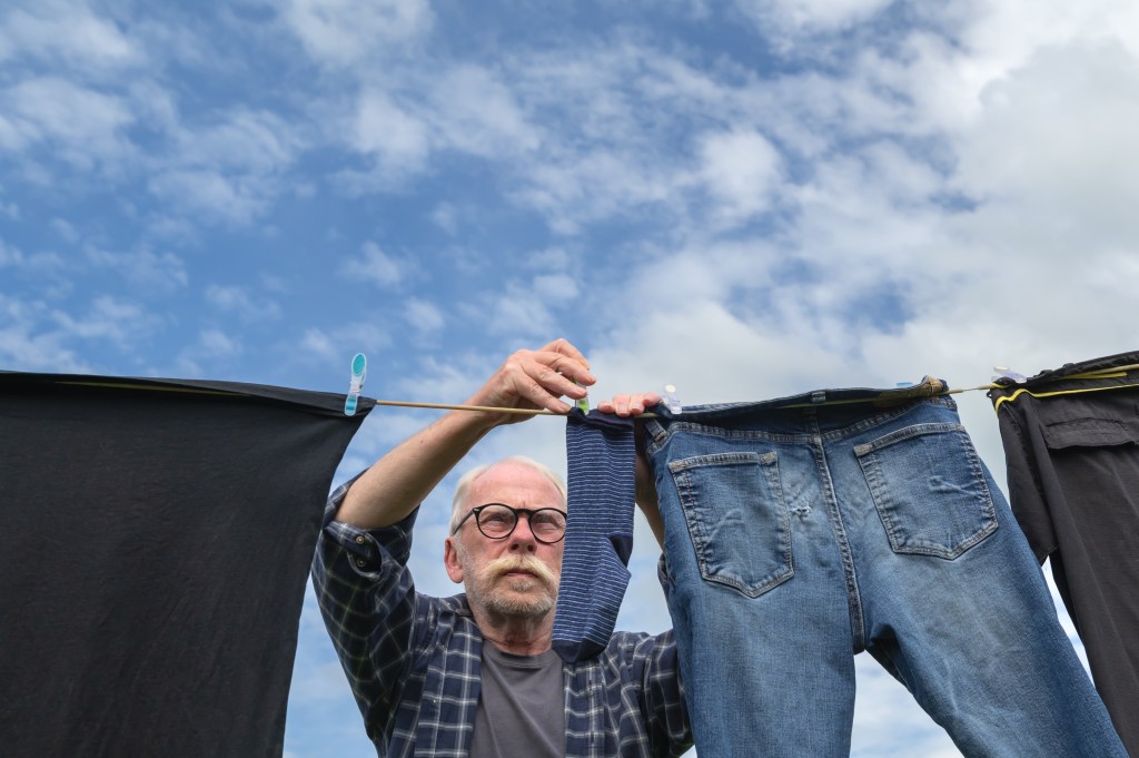 Older people who can do these 7 everyday things are in great shape