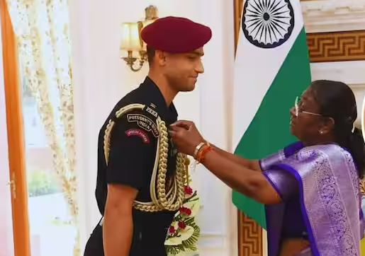 Major Rishabh Singh Sambyal, who protects President Murmu, is going viral on social media; his ...