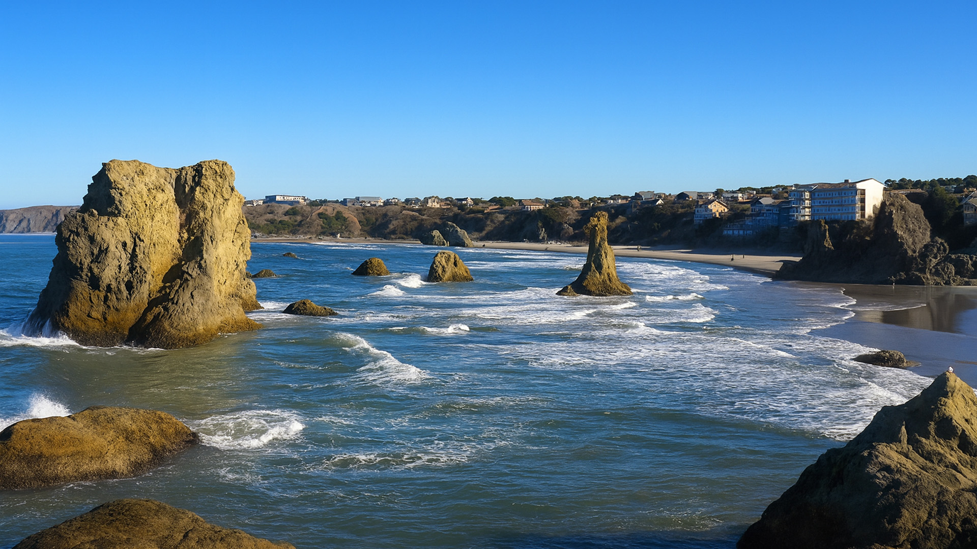 Praia de Bandon na Costa do Oregon – Rochas e Ondas do Mar em 4K