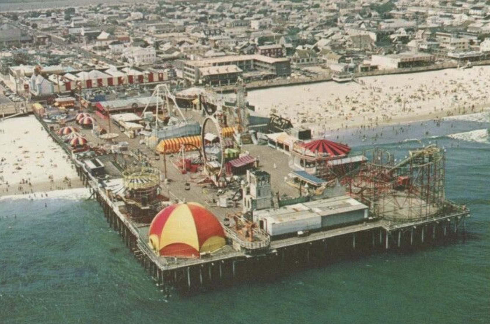 The Heyday of America's Boardwalk Seen in Vintage Pics