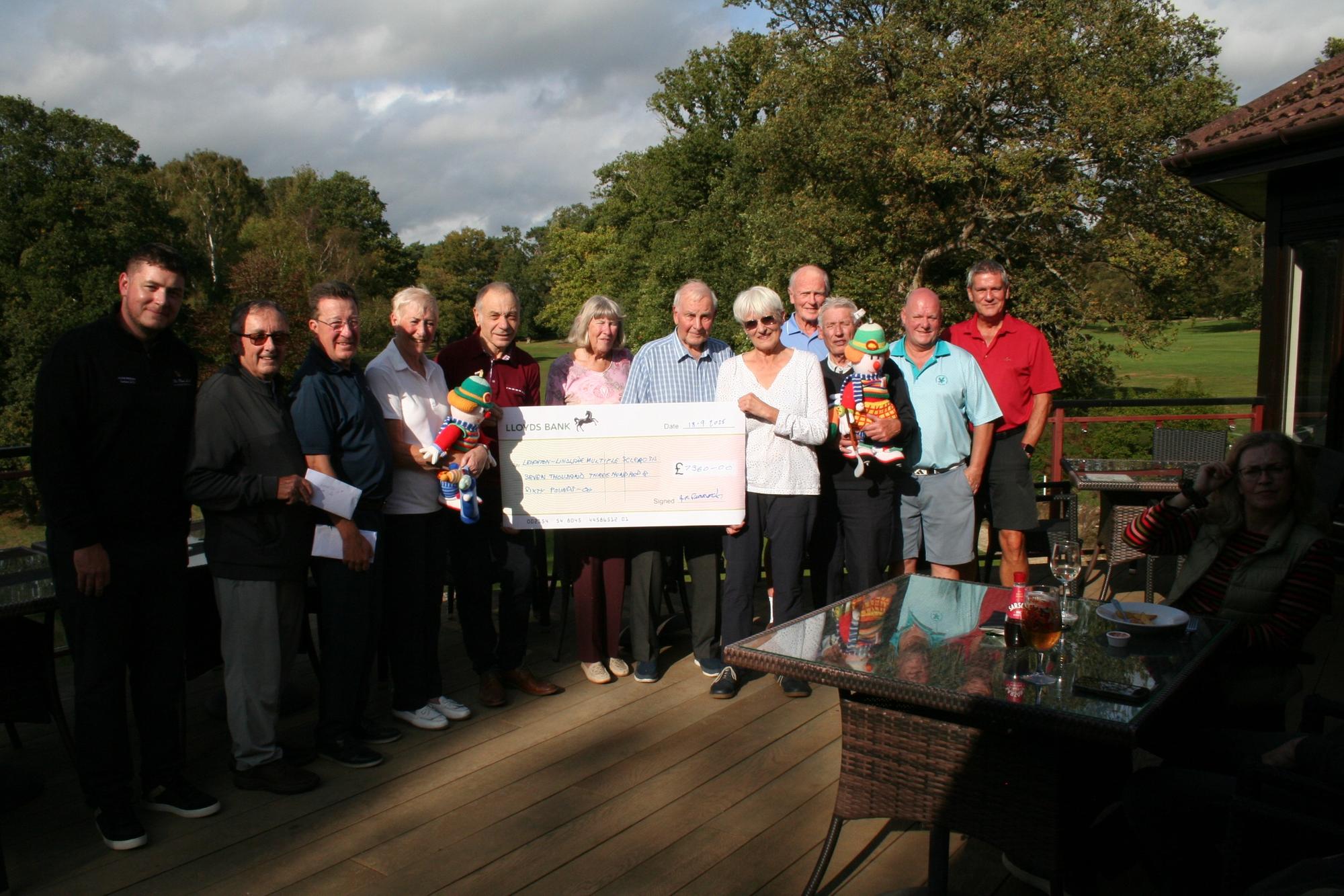 Golfers chip in with £7,360 for Leighton Buzzard charities