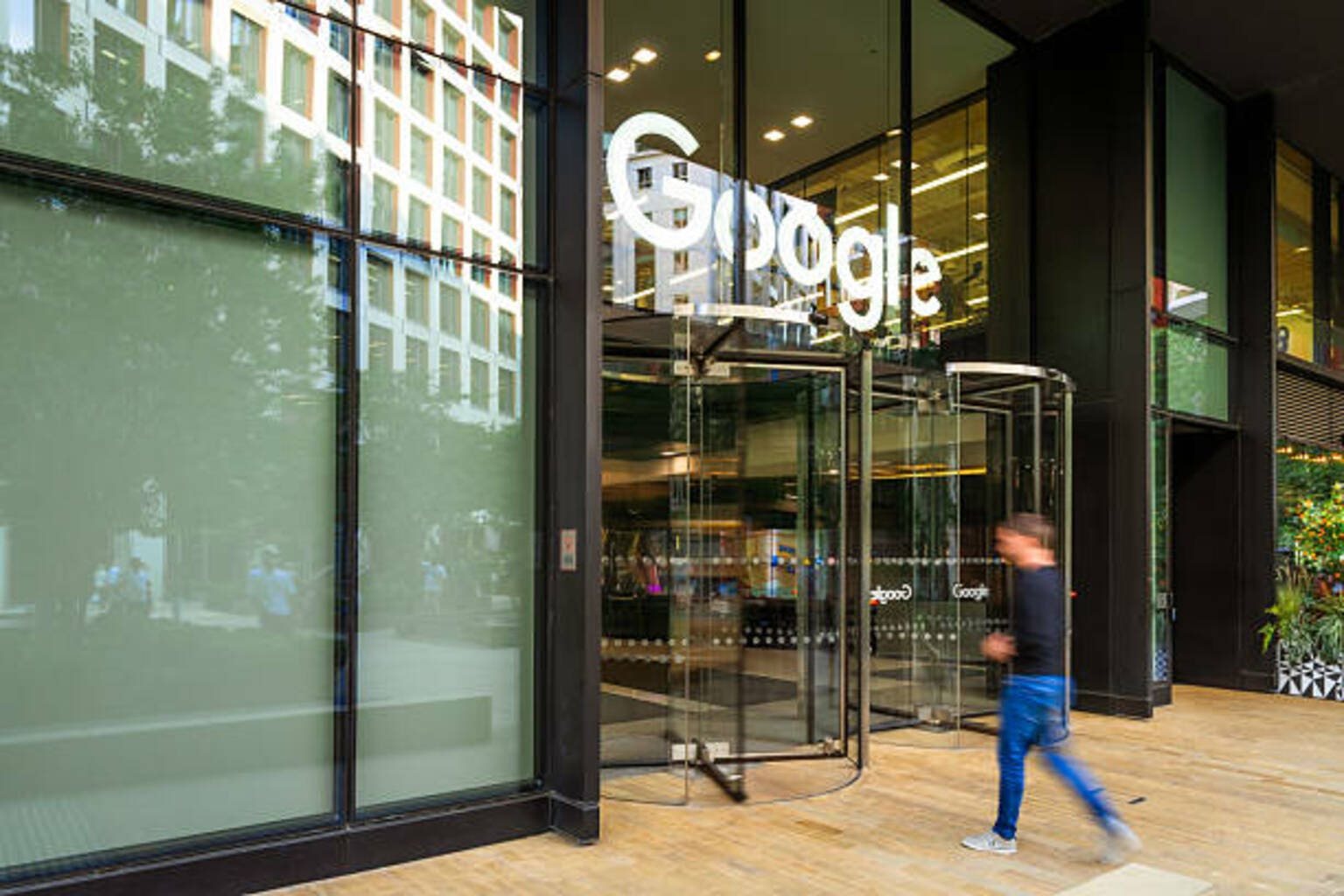 Google DeepMind unveils new AI models that use the web to aid robots