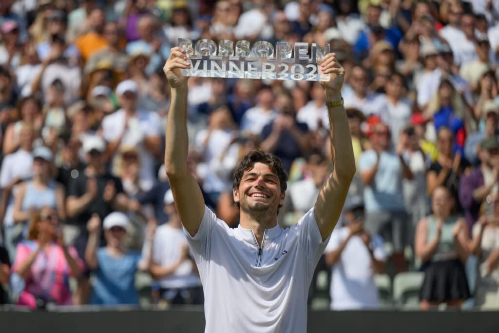 Taylor Fritz overcomes jet lag to beat Diallo in Japan Open three-set ...