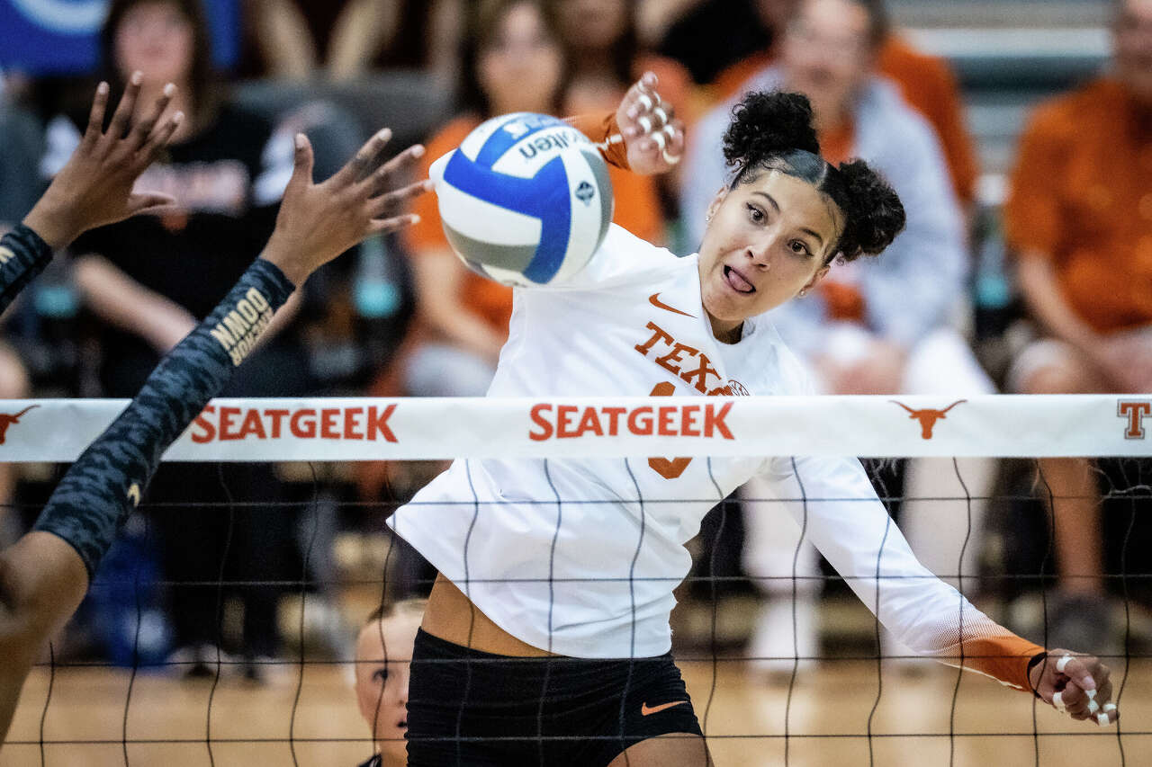 With setter Ella Swindle injured, who stepped up for No. 2 Texas ...
