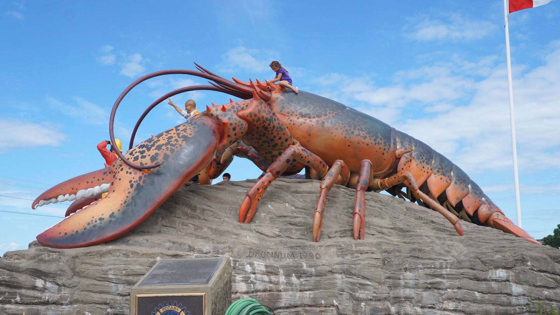 20 Canadian Roadside Attractions Worth The Pit Stop