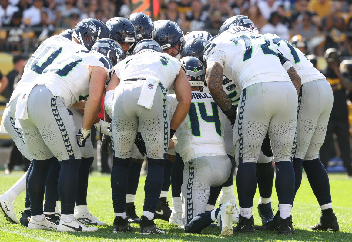 Seahawks Announce Offensive Lineup Change Before Cardinals Game