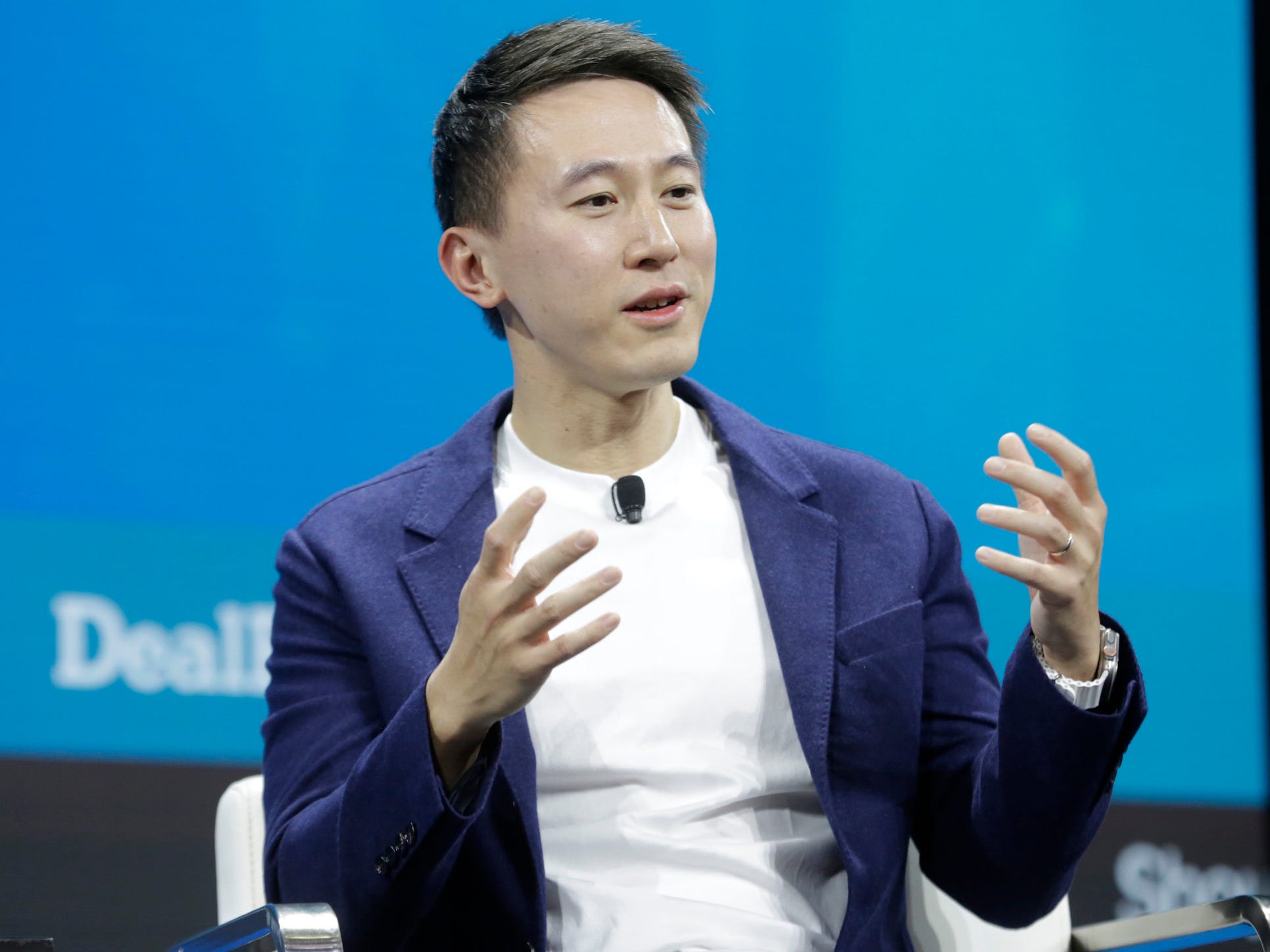 Trump approved a $14 billion TikTok deal in an executive order, and ...