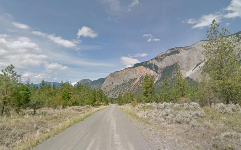Pilot dies in small plane crash near Lillooet airport