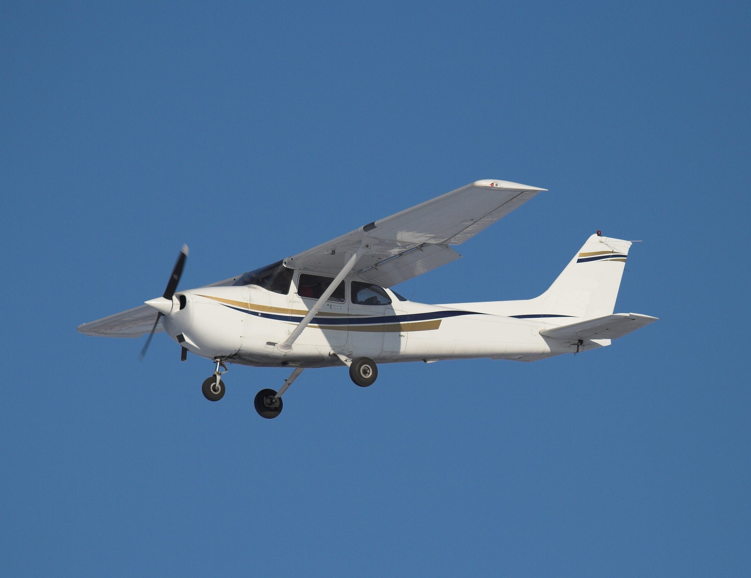 Small aircraft crashes near Wickenburg Municipal airport with 2 aboard