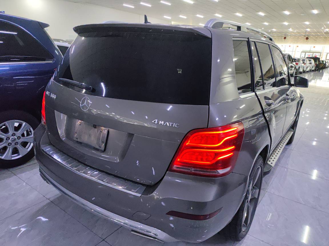 奔驰 奔驰GLK级 2013款 GLK 300 4MATIC 动感天窗型实拍图