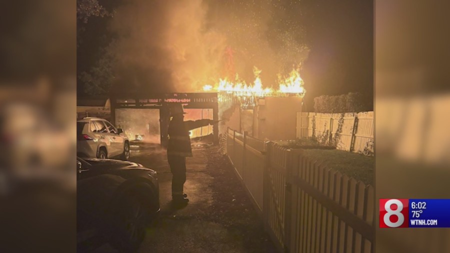 Amazon driver alerts residents, dogs to fire in Wallingford