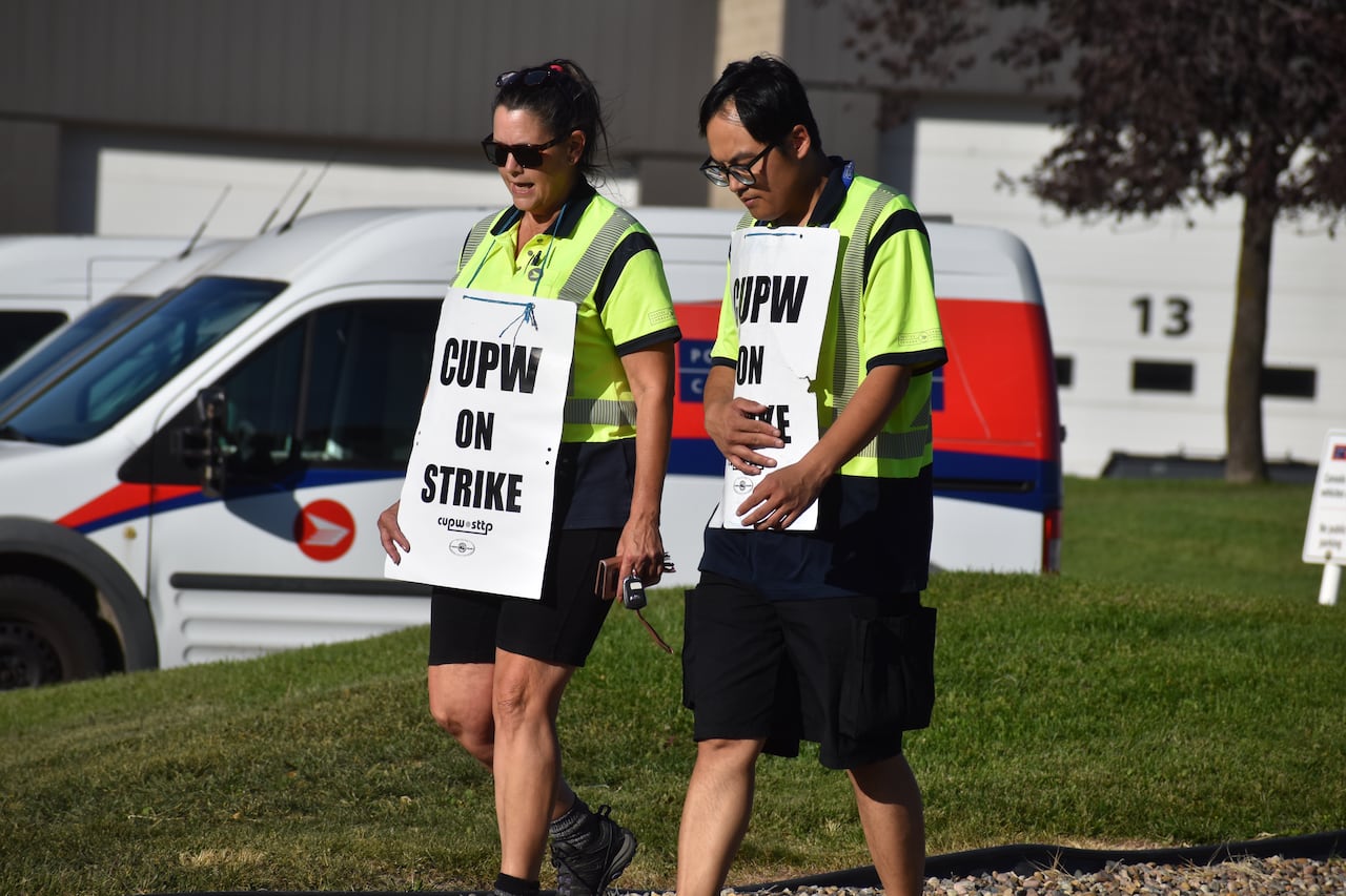 Canada Post workers walking off the job after government demands reforms