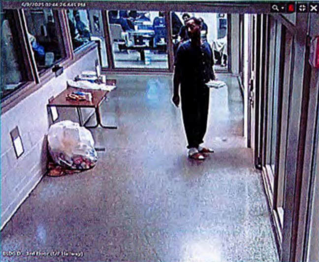 Newly obtained surveillance photos show details of Orange County Jail ...