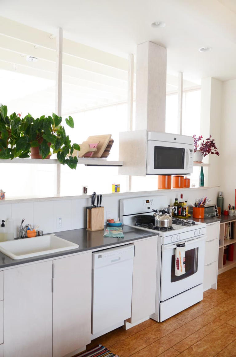 A Forgotten Kitchen Layout Is Trendy Again Due to This Secret Benefit