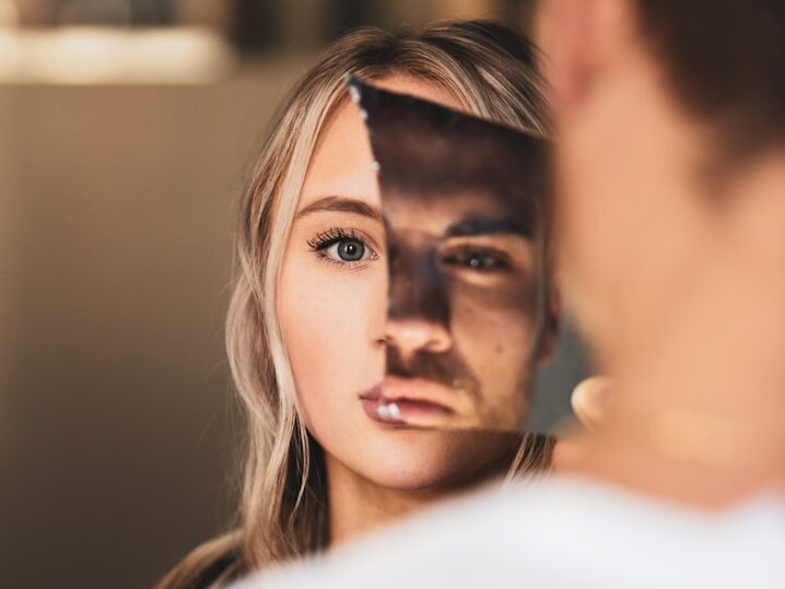15 Signs You're Dating a Narcissist in Disguise