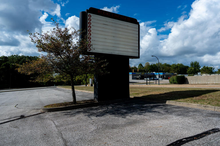 It's lights out on Chapel Hill with Regal Independence set to close