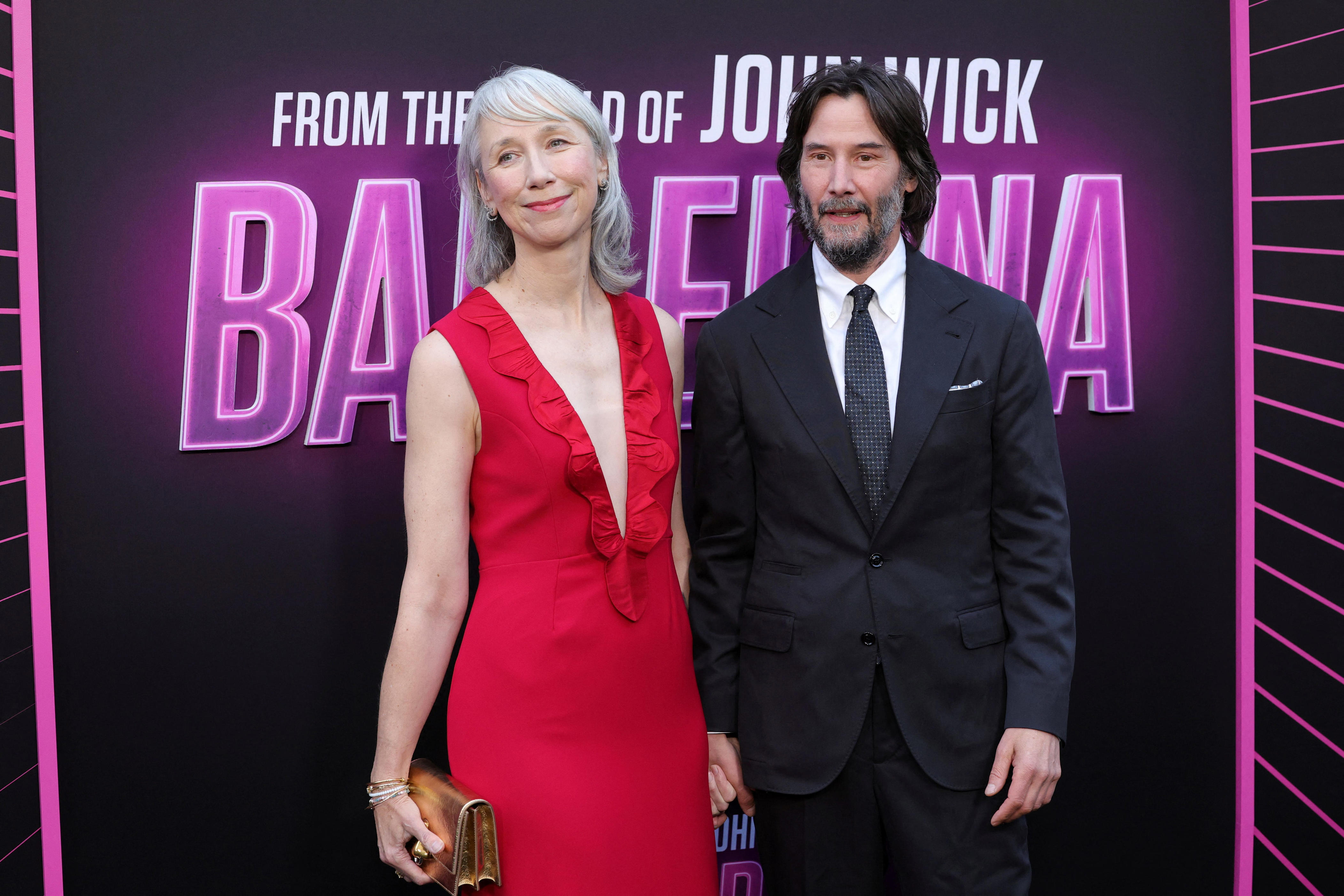No, Keanu Reeves isn't married. Why girlfriend shared this Arizona ...