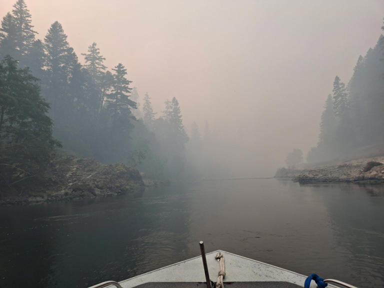 Famed section of Oregon's Rogue River shut down by Moon Complex wildfire