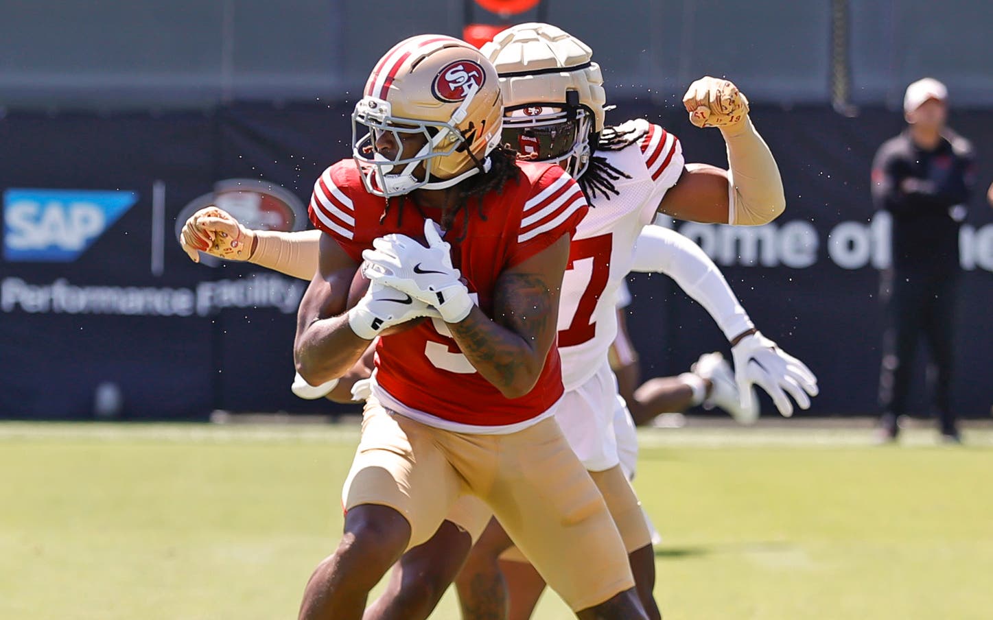 49ers Set to Get Back Key Offensive Playmaker for Jaguars Game