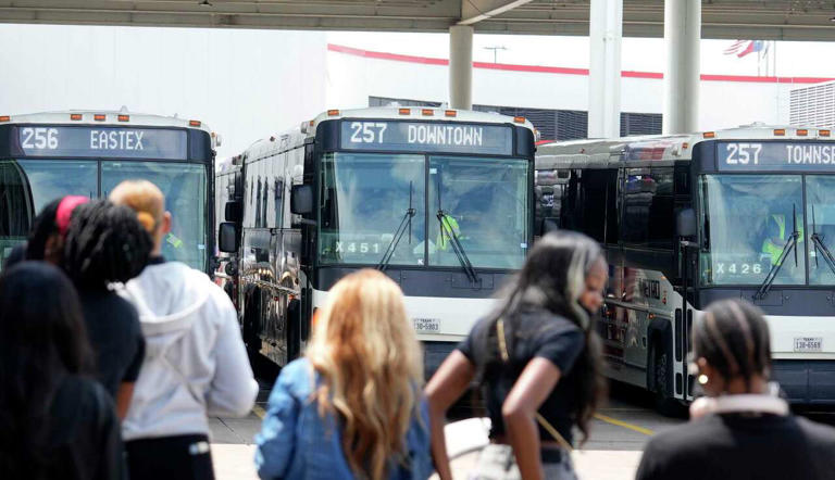 Metro's $2B budget passes despite concerns from Houston riders on spending