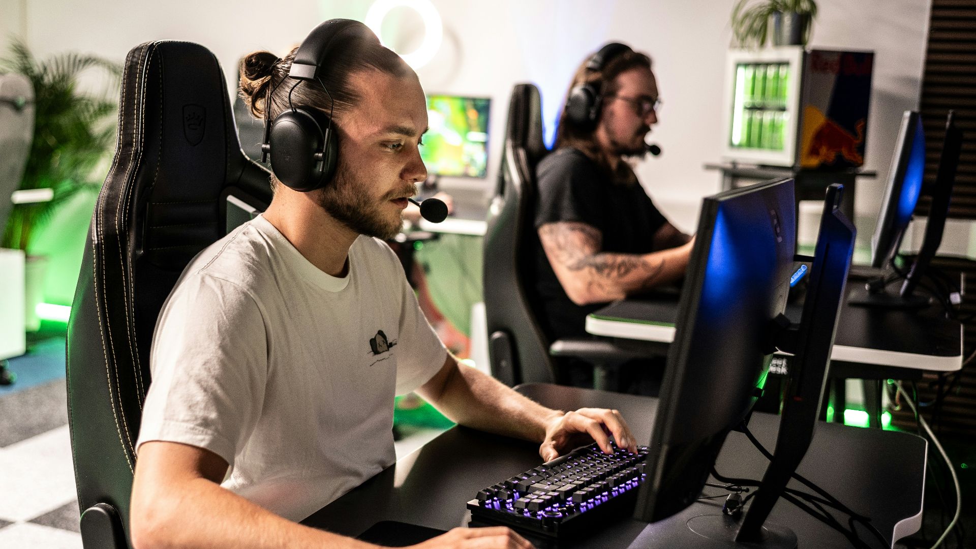 20 Times eSports Gamers Were Caught Cheating