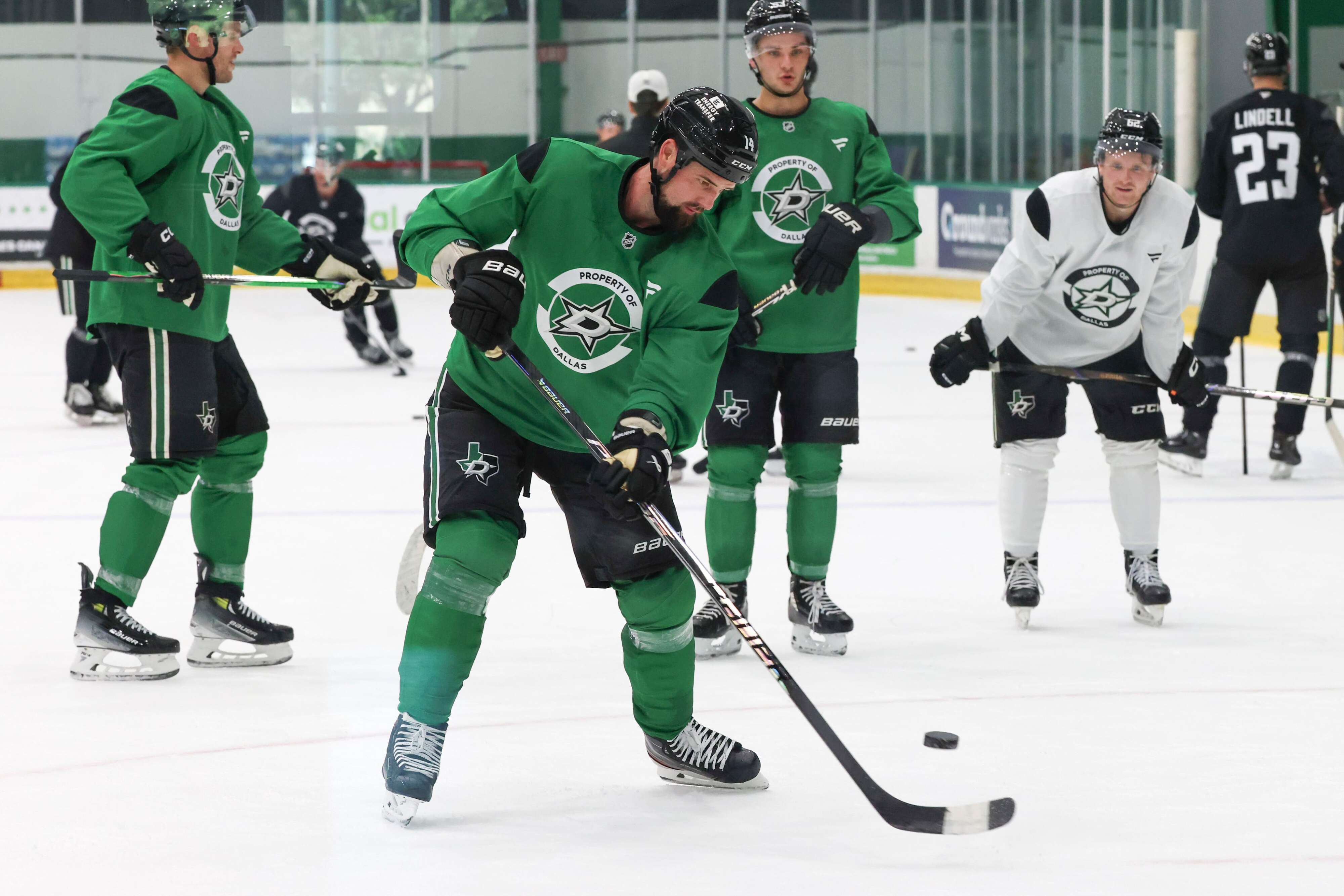Stars captain Jamie Benn to undergo surgery for collapsed lung