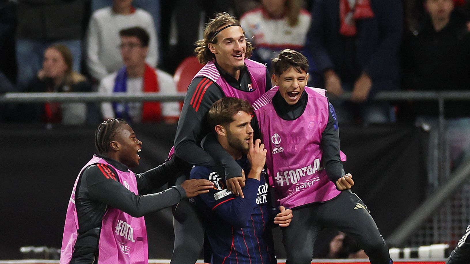 WATCH: USMNT midfielder Tanner Tessmann scores stunning long-range goal ...