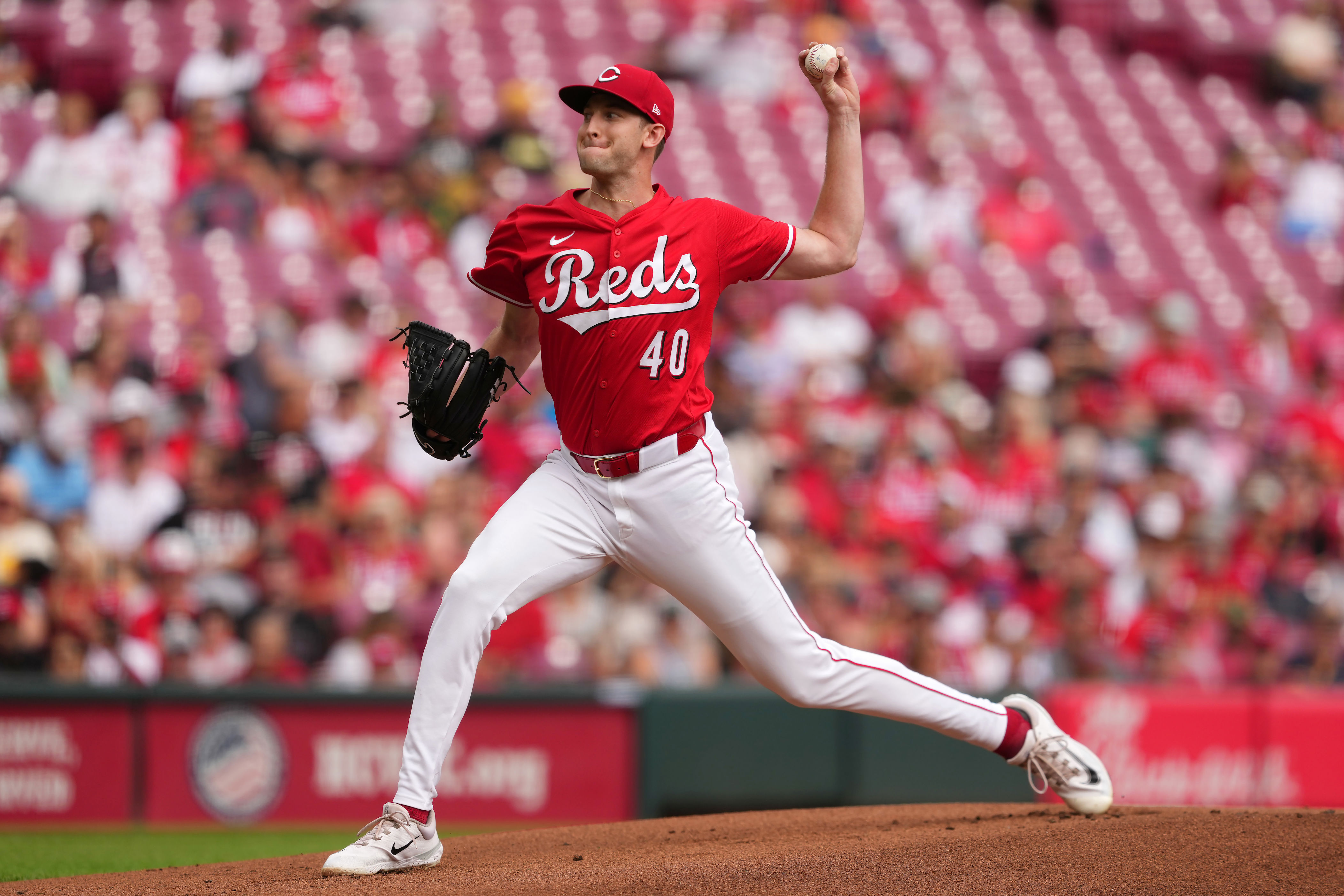 Nick Lodolo leaves Reds start with groin injury