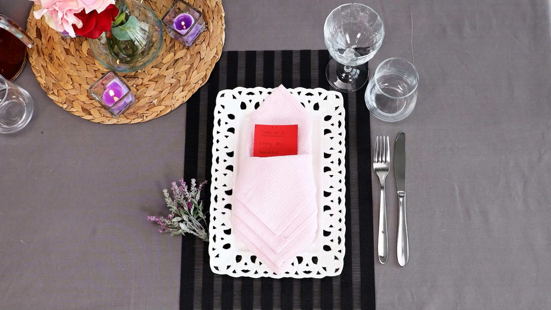 Stylish Napkin folding for a Beautiful Dinner Setting