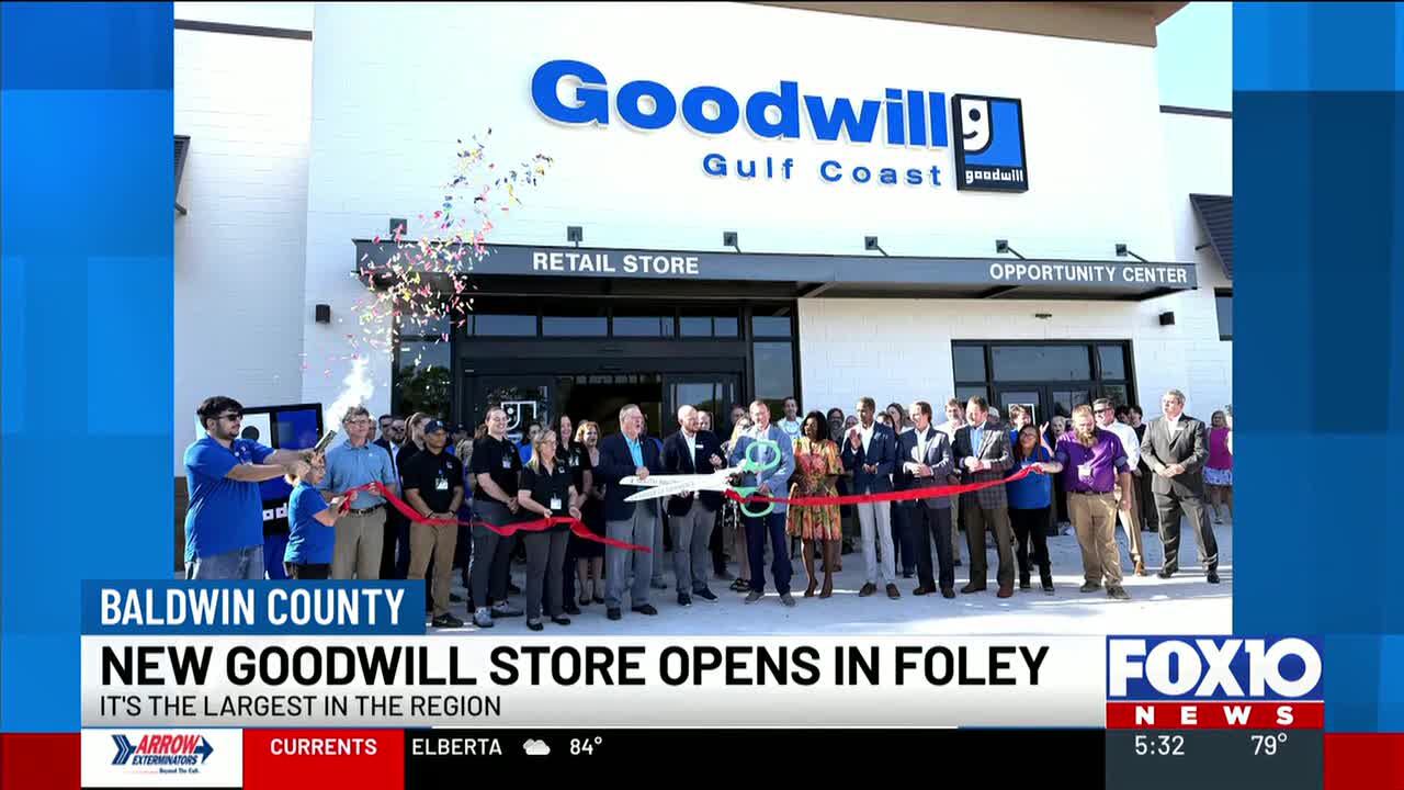 New Goodwill store opens in Foley