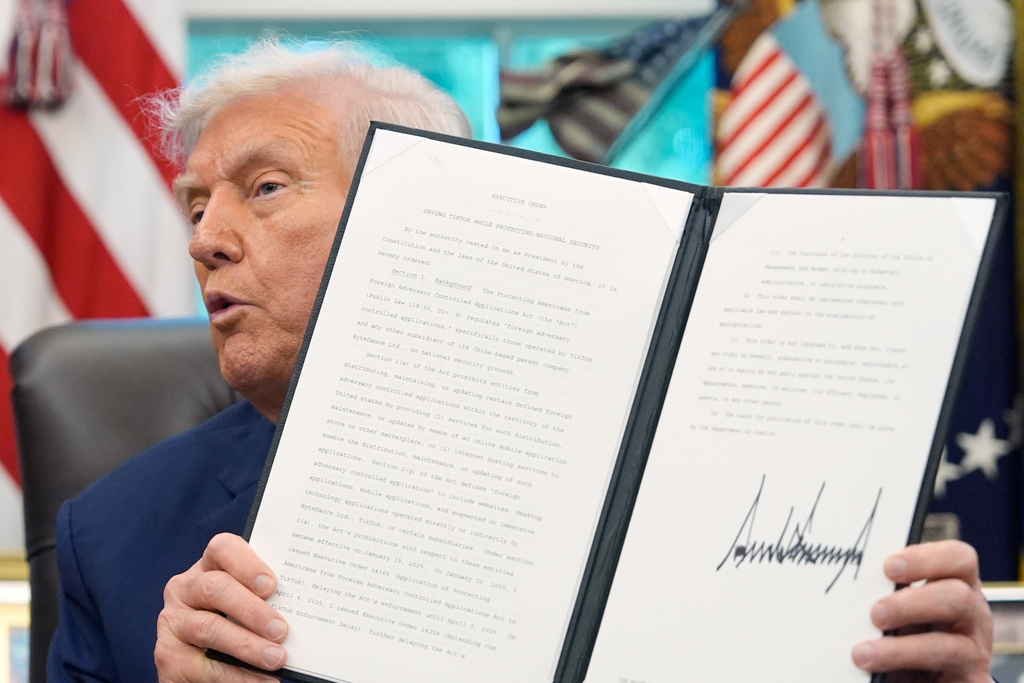 Trump signs executive order supporting proposed deal to put TikTok ...