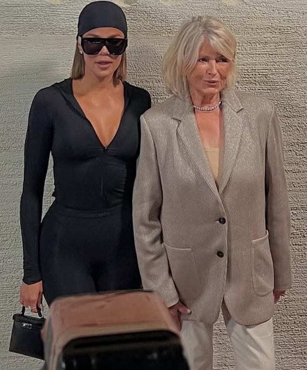 Martha Stewart parties with Kim Kardashian and her famous family at ...