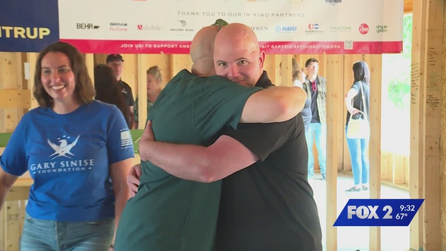 Gary Sinise Foundation gifts home to injured Mo. officer